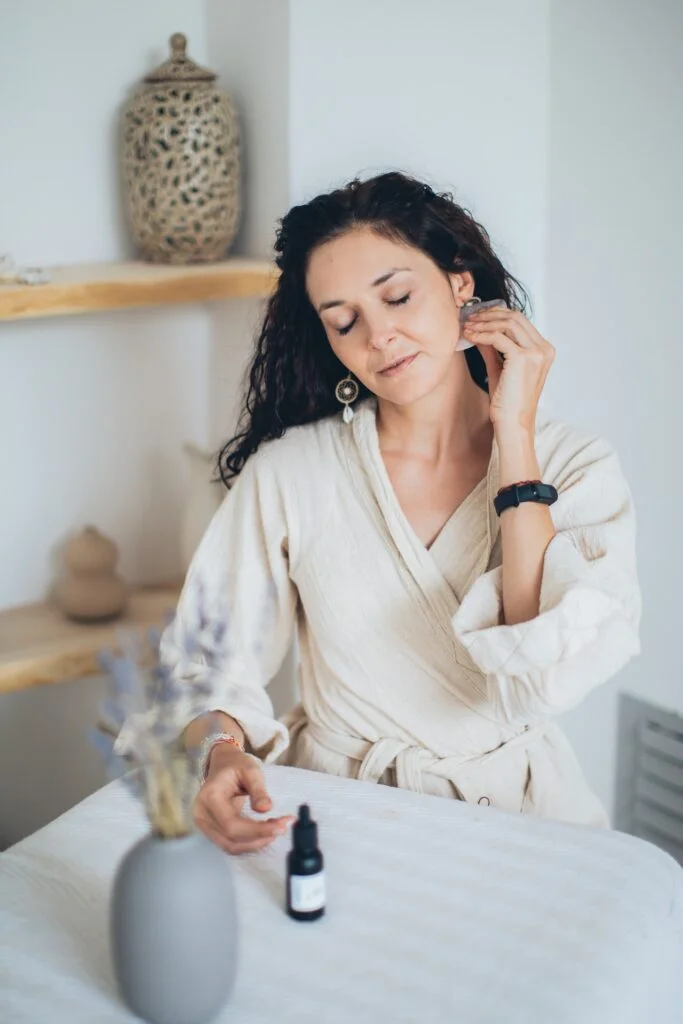 Best Oils For Gua Sha: Master The Gua Sha Massage For Different Skin ...